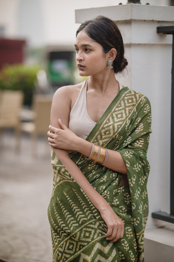 Natural dyed Dabu sarees -Prakriti – Kaisori